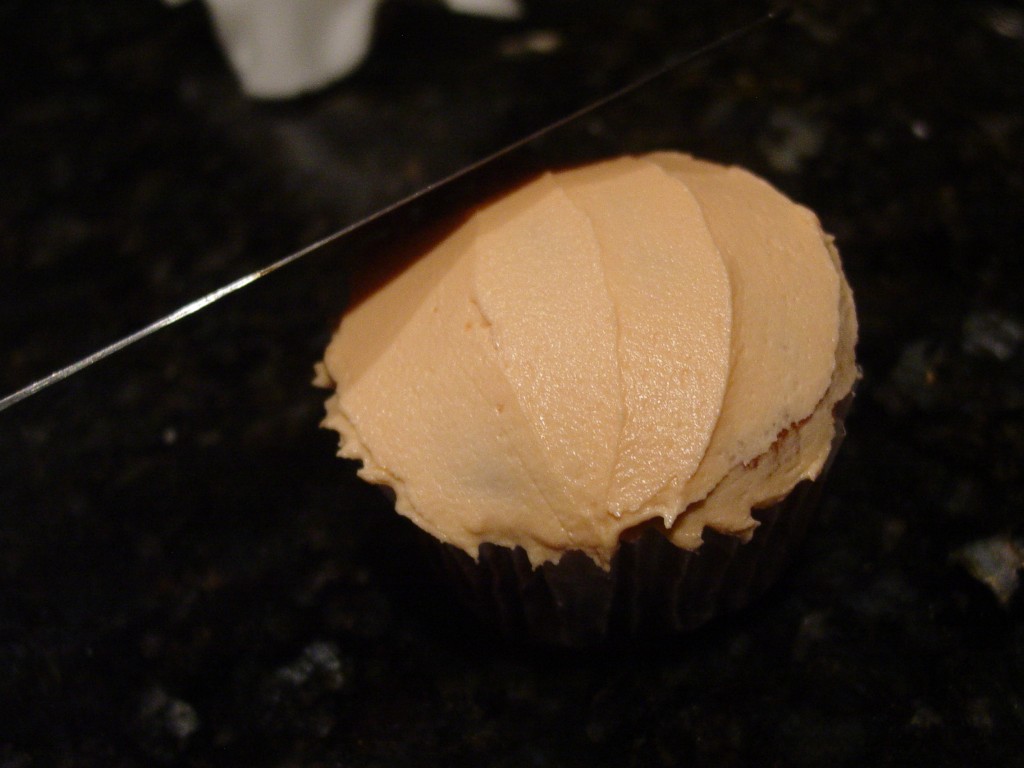 Fondant Ghost Cupcakes For Halloween